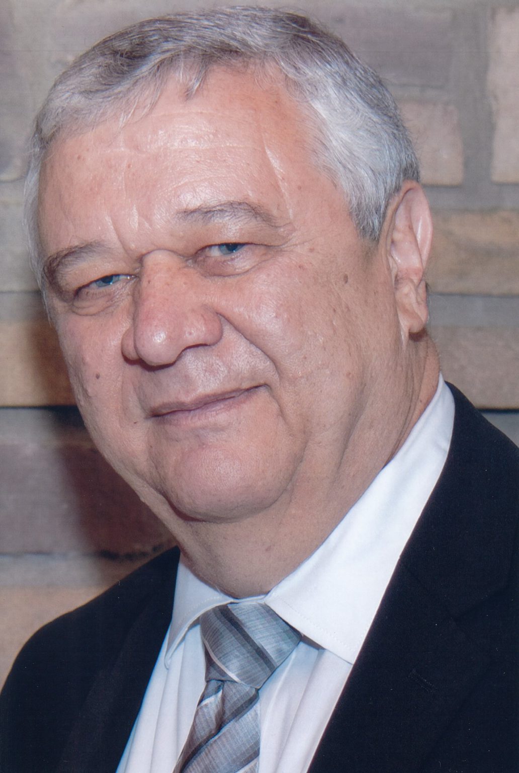 Joseph (Joe) Diggins – Huntsman Funeral Home & Cremation Services